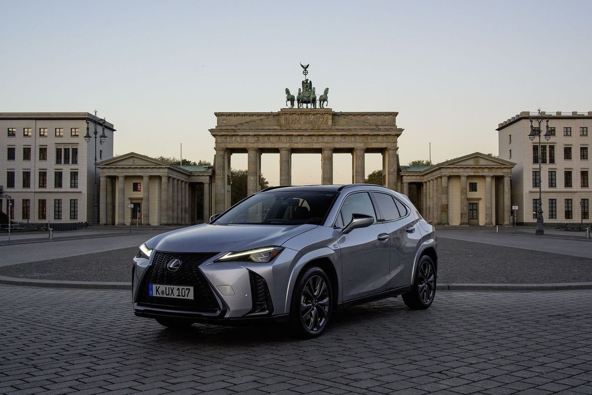 Lexus UX SUV, starting at 37,900 £ | DriveDuel UK
